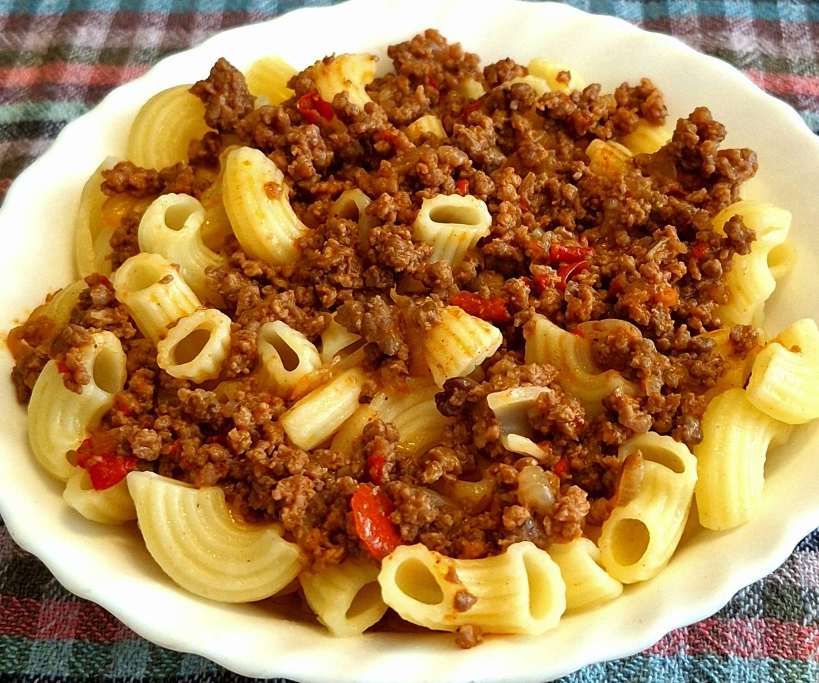 Makarone sa mljevenim mesom – brz i ukusan recept - sofra-recepti.com